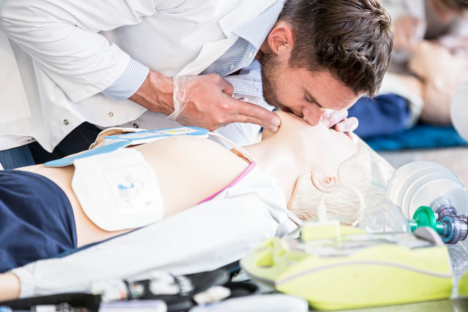 Provide Cardiopulmonary Resuscitation (CPR) Training Course | SGS Australia